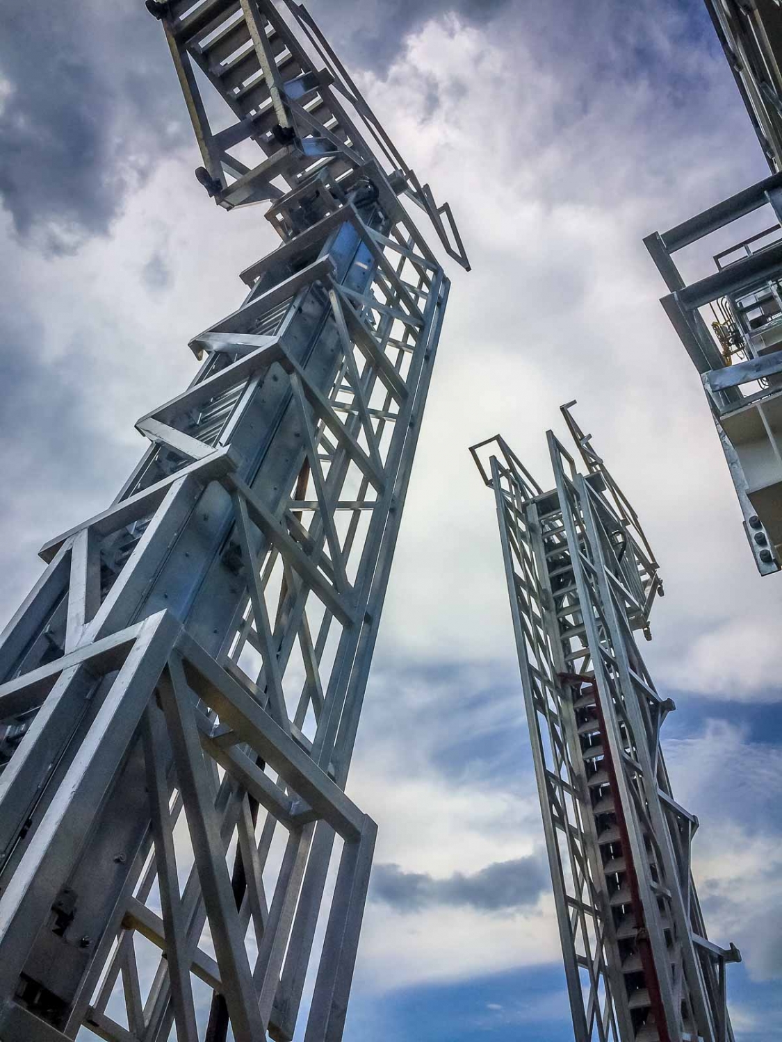 Option 3 Vertically Stored Self Levelling Telescopic Gangway | Tyne Gangway